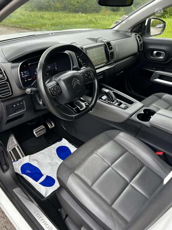 White Citroen C5 Aircross 2021 in Panevezys, with an engine capacity of 1.50 L and mileage of 235 thousand km for 10200 €, photo 10 on AUTOMOTO.COM.LV