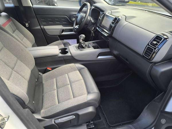 White Citroen C5 Aircross 2022 in Taurage, with an engine capacity of 1.50 L and mileage of 185 thousand km for 9300 €, photo 8 on AUTOMOTO.COM.LV