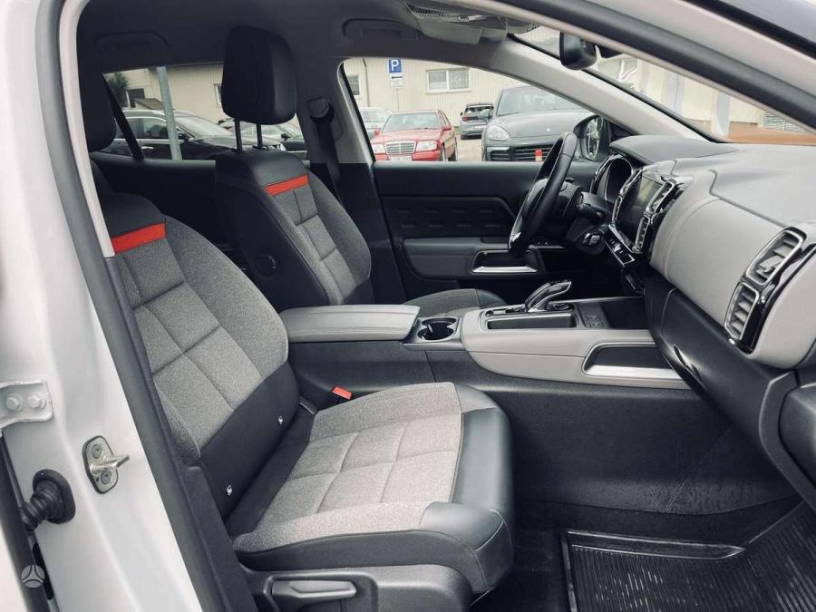 White Citroen C5 Aircross 2020 in Vilnius, with an engine capacity of 1.50 L and mileage of 136 thousand km for 9370 €, photo 14 on AUTOMOTO.COM.LV