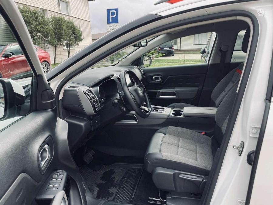 White Citroen C5 Aircross 2020 in Vilnius, with an engine capacity of 1.50 L and mileage of 136 thousand km for 9370 €, photo 15 on AUTOMOTO.COM.LV