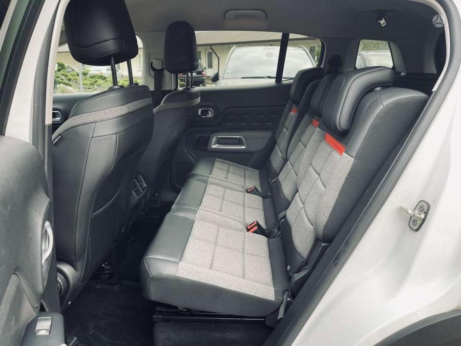 White Citroen C5 Aircross 2020 in Vilnius, with an engine capacity of 1.50 L and mileage of 136 thousand km for 9370 €, photo 17 on AUTOMOTO.COM.LV