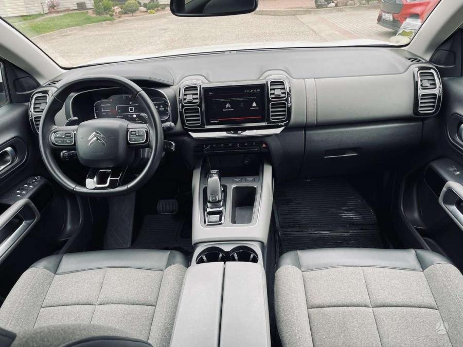 White Citroen C5 Aircross 2020 in Vilnius, with an engine capacity of 1.50 L and mileage of 136 thousand km for 9370 €, photo 32 on AUTOMOTO.COM.LV