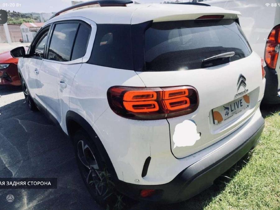 White Citroen C5 Aircross 2021 in Vilnius, with an engine capacity of 1.50 L and mileage of 145 thousand km for 11780 €, photo 5 on AUTOMOTO.COM.LV