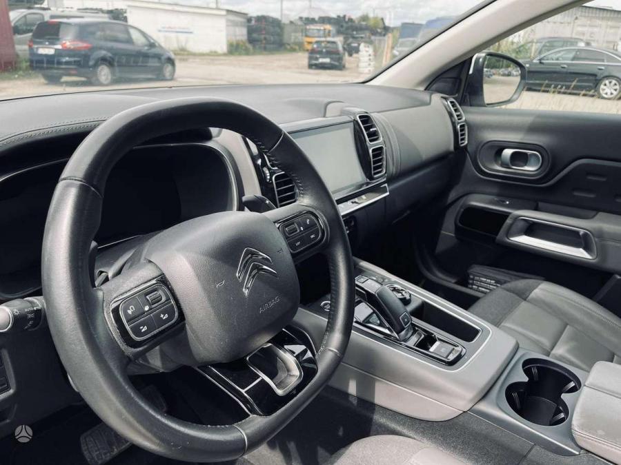 Белый Ситроен C5 Aircross 2021 в Вильнюс, объемом двигателя 1.50 л и пробегом 171 тыс. км за 9570 €, фото 18 на AUTOMOTO.COM.LV