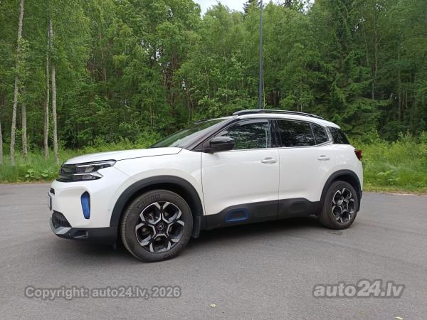 Balts Citroen C5 Aircross 2022 Tallina, ar dzinēja tilpumu 1.20 L un nobraukumu 58 tūkst. km par 21800 €, foto 1 vietnē AUTOMOTO.COM.LV