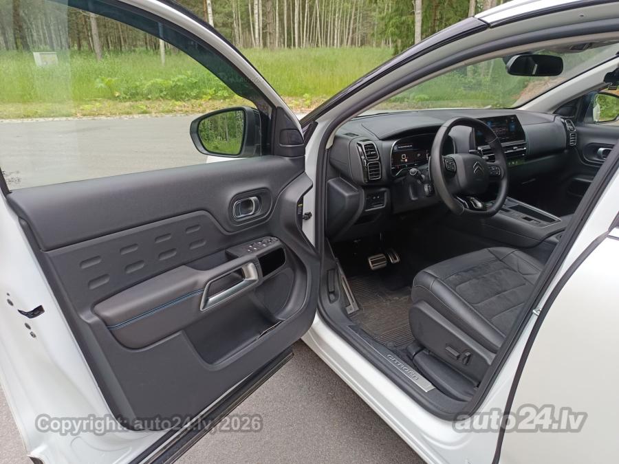 Белый Ситроен C5 Aircross 2022 в Таллин, объемом двигателя 1.20 л и пробегом 58 тыс. км за 21800 €, фото 13 на AUTOMOTO.COM.LV