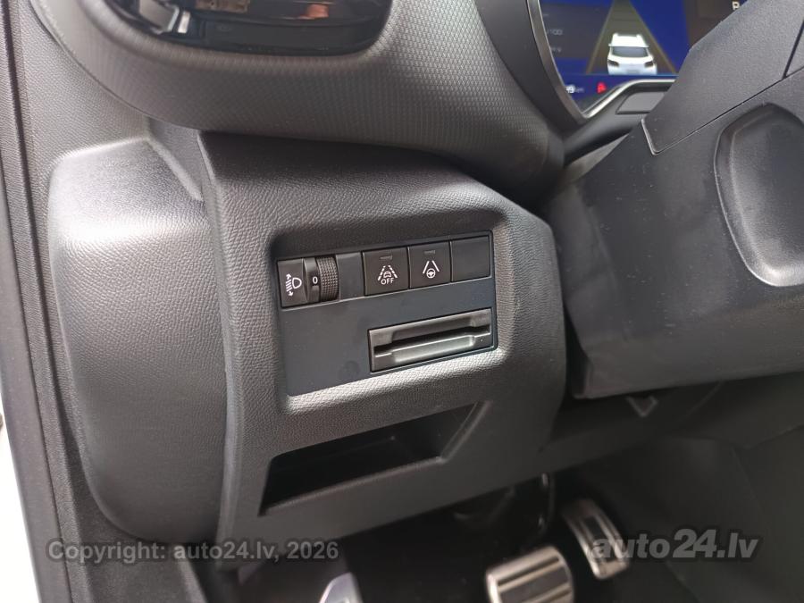 Белый Ситроен C5 Aircross 2022 в Таллин, объемом двигателя 1.20 л и пробегом 58 тыс. км за 21800 €, фото 17 на AUTOMOTO.COM.LV