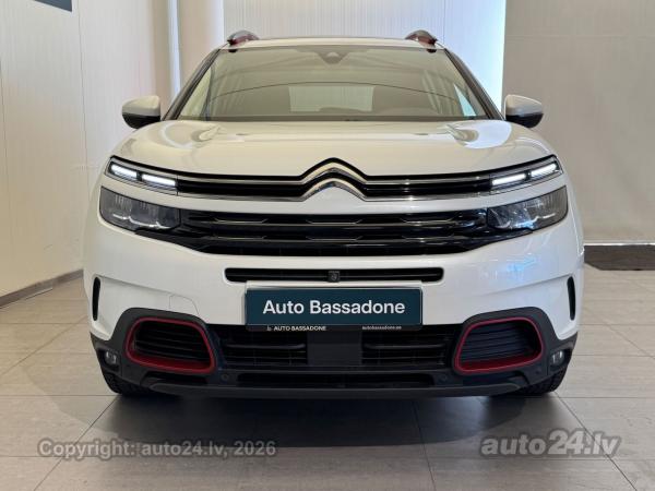 Белый Ситроен C5 Aircross 2022 в Таллин, объемом двигателя 1.20 л и пробегом 105 тыс. км за 20900 €, фото 2 на AUTOMOTO.COM.LV