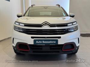 Белый Ситроен C5 Aircross 2022 в Таллин, объемом двигателя 1.20 л и пробегом 105 тыс. км за 20900 €, фото 3 на AUTOMOTO.COM.LV