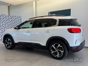 Белый Ситроен C5 Aircross 2022 в Таллин, объемом двигателя 1.20 л и пробегом 105 тыс. км за 20900 €, фото 5 на AUTOMOTO.COM.LV