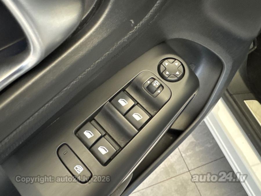 Белый Ситроен C5 Aircross 2022 в Таллин, объемом двигателя 1.20 л и пробегом 105 тыс. км за 20900 €, фото 9 на AUTOMOTO.COM.LV