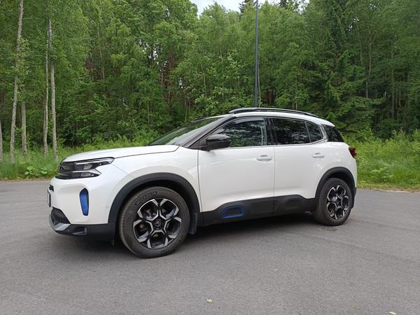 Citroen C5 Aircross 2022 Tallina vietnē Balts Citroen C5 Aircross 2022 Tallina, ar dzinēja tilpumu 0.00 L un nobraukumu 61 tūkst. km par 19200 €, foto 1 vietnē AUTOMOTO.COM.LV