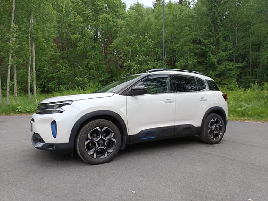 White Citroen C5 Aircross 2022 in Tallinn, with an engine capacity of 0.00 L and mileage of 61 thousand km for 19200 €, photo 1 on AUTOMOTO.COM.LV