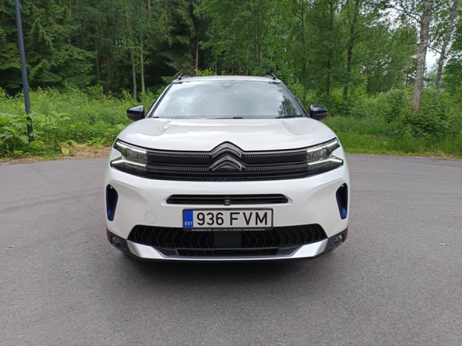 White Citroen C5 Aircross 2022 in Tallinn, with an engine capacity of 0.00 L and mileage of 61 thousand km for 19200 €, photo 4 on AUTOMOTO.COM.LV