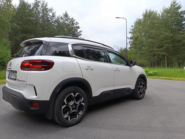 Citroen C5 Aircross 2022 Tallina vietnē Balts Citroen C5 Aircross 2022 Tallina, ar dzinēja tilpumu 0.00 L un nobraukumu 61 tūkst. km par 19200 €, foto 6 vietnē AUTOMOTO.COM.LV