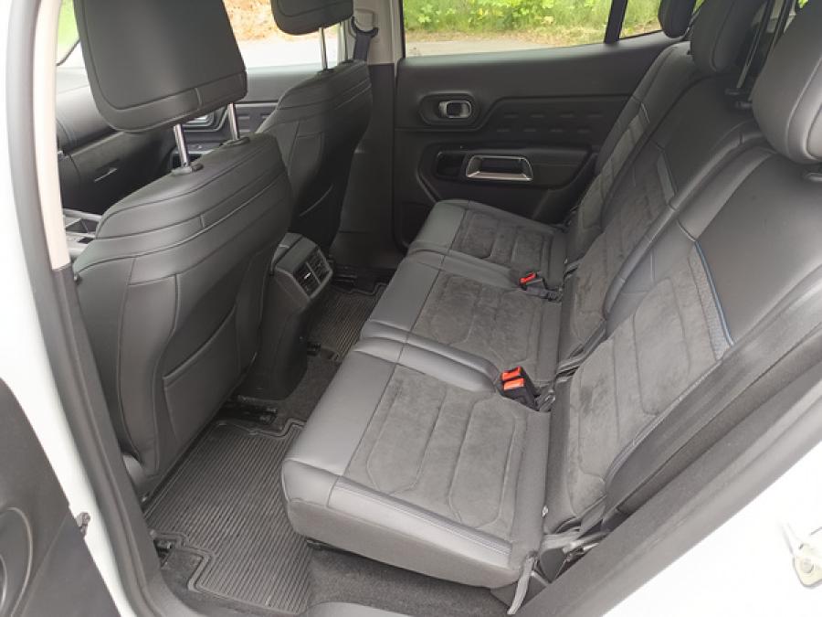 White Citroen C5 Aircross 2022 in Tallinn, with an engine capacity of 0.00 L and mileage of 61 thousand km for 19200 €, photo 9 on AUTOMOTO.COM.LV