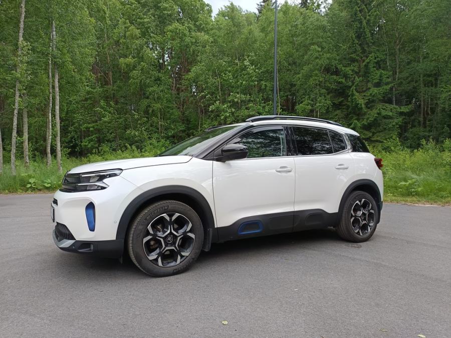 White Citroen C5 Aircross 2022 in Tallinn, with an engine capacity of 0.00 L and mileage of 61 thousand km for 19200 €, photo 16 on AUTOMOTO.COM.LV