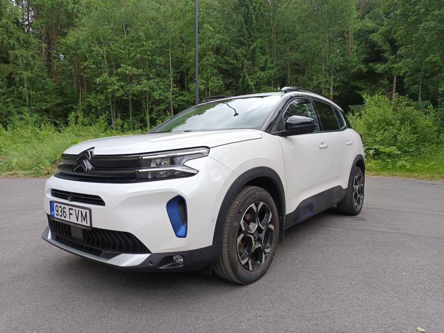 White Citroen C5 Aircross 2022 in Tallinn, with an engine capacity of 0.00 L and mileage of 61 thousand km for 19200 €, photo 17 on AUTOMOTO.COM.LV