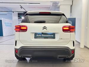 White Citroen C5 Aircross 2022 in Tallinn, with an engine capacity of 1.20 L and mileage of 63 thousand km for 19900 €, photo 5 on AUTOMOTO.COM.LV
