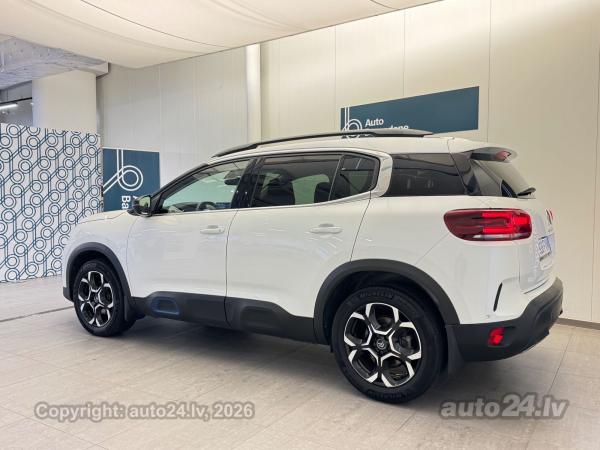 Белый Ситроен C5 Aircross 2022 в Таллин, объемом двигателя 1.20 л и пробегом 63 тыс. км за 19900 €, фото 6 на AUTOMOTO.COM.LV