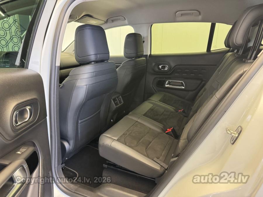 White Citroen C5 Aircross 2022 in Tallinn, with an engine capacity of 1.20 L and mileage of 63 thousand km for 19900 €, photo 15 on AUTOMOTO.COM.LV
