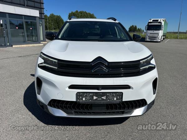 White Citroen C5 Aircross 2023 in Tartu, with an engine capacity of 1.20 L and mileage of 73 thousand km for 19990 €, photo 2 on AUTOMOTO.COM.LV
