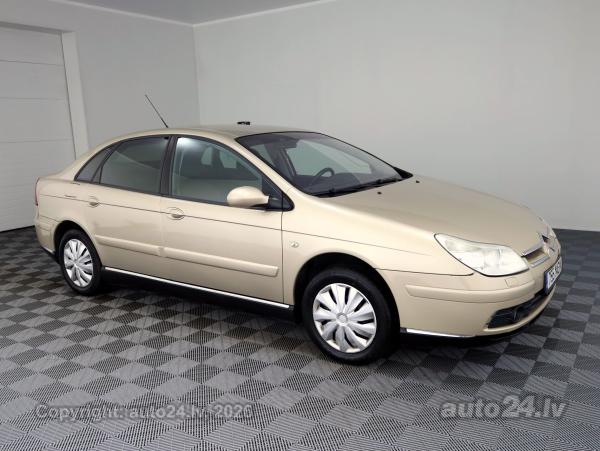 Smilšu krāsa Citroen C5 2006 Tallina, ar dzinēja tilpumu 2.00 L un nobraukumu 177 tūkst. km par 599 €, foto 1 vietnē AUTOMOTO.COM.LV