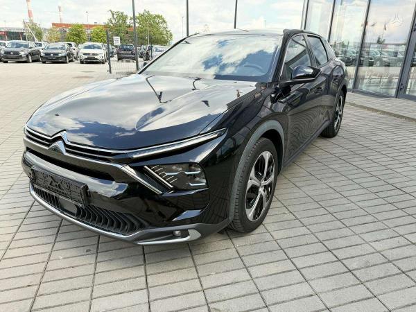 Melns Citroen C5 2022 Kauņa, ar dzinēja tilpumu 1.60 L un nobraukumu 207 tūkst. km par 15700 €, foto 1 vietnē AUTOMOTO.COM.LV