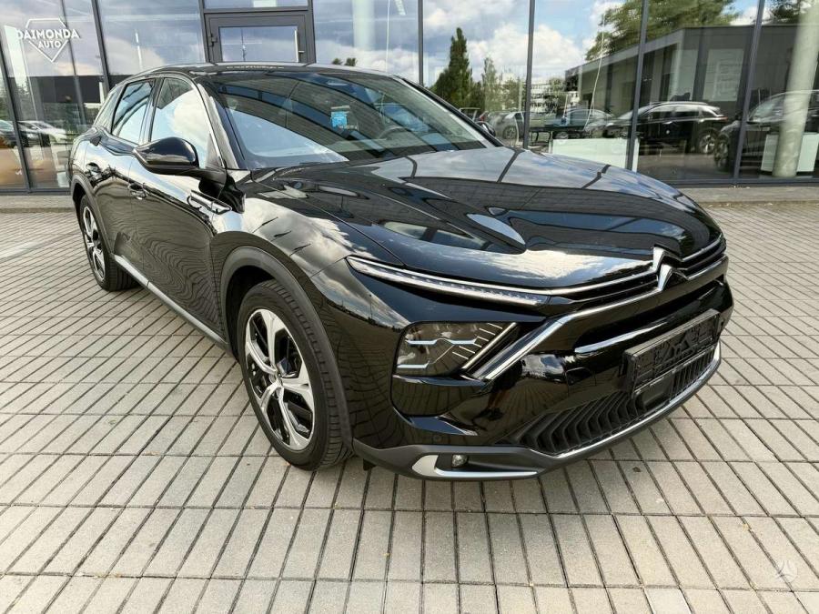 Melns Citroen C5 2022 Kauņa, ar dzinēja tilpumu 1.60 L un nobraukumu 207 tūkst. km par 15700 €, foto 3 vietnē AUTOMOTO.COM.LV