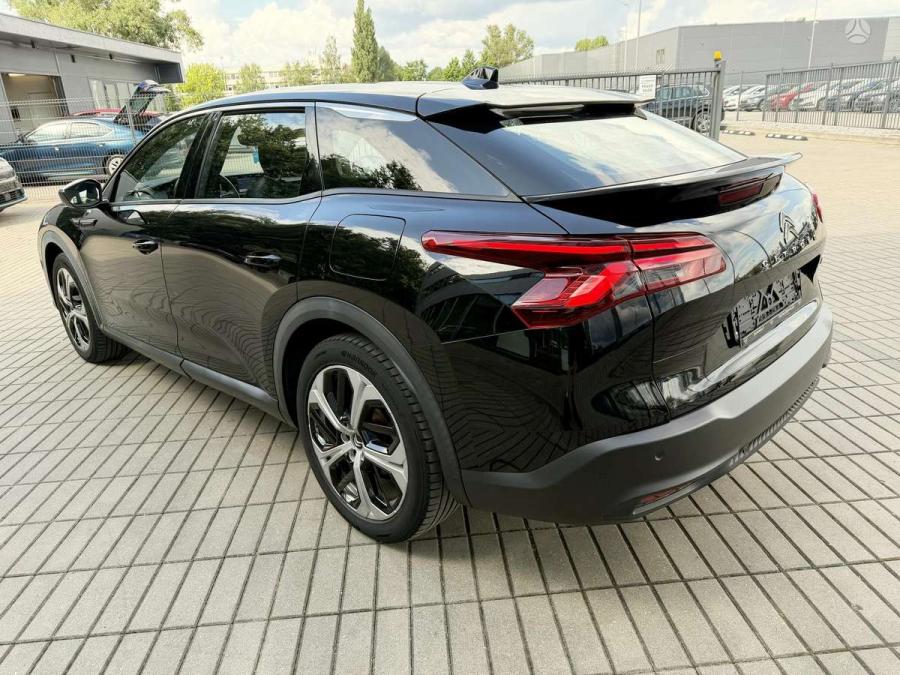 Melns Citroen C5 2022 Kauņa, ar dzinēja tilpumu 1.60 L un nobraukumu 207 tūkst. km par 15700 €, foto 4 vietnē AUTOMOTO.COM.LV