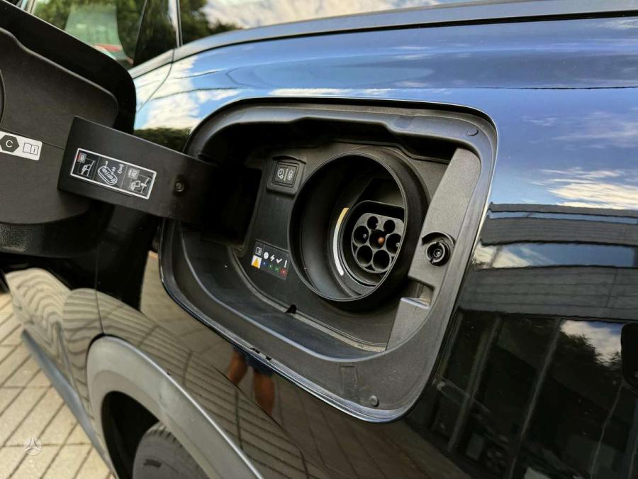 Melns Citroen C5 2022 Kauņa, ar dzinēja tilpumu 1.60 L un nobraukumu 207 tūkst. km par 15700 €, foto 6 vietnē AUTOMOTO.COM.LV