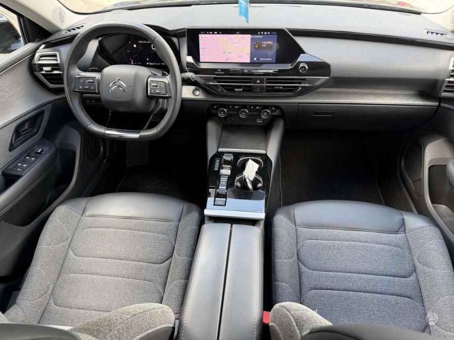 Melns Citroen C5 2022 Kauņa, ar dzinēja tilpumu 1.60 L un nobraukumu 207 tūkst. km par 15700 €, foto 10 vietnē AUTOMOTO.COM.LV