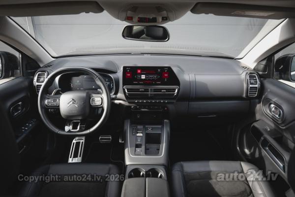 Black Citroen C5 2022 in Tartu, with an engine capacity of 1.50 L and mileage of 63 thousand km for 23900 €, photo 9 on AUTOMOTO.COM.LV