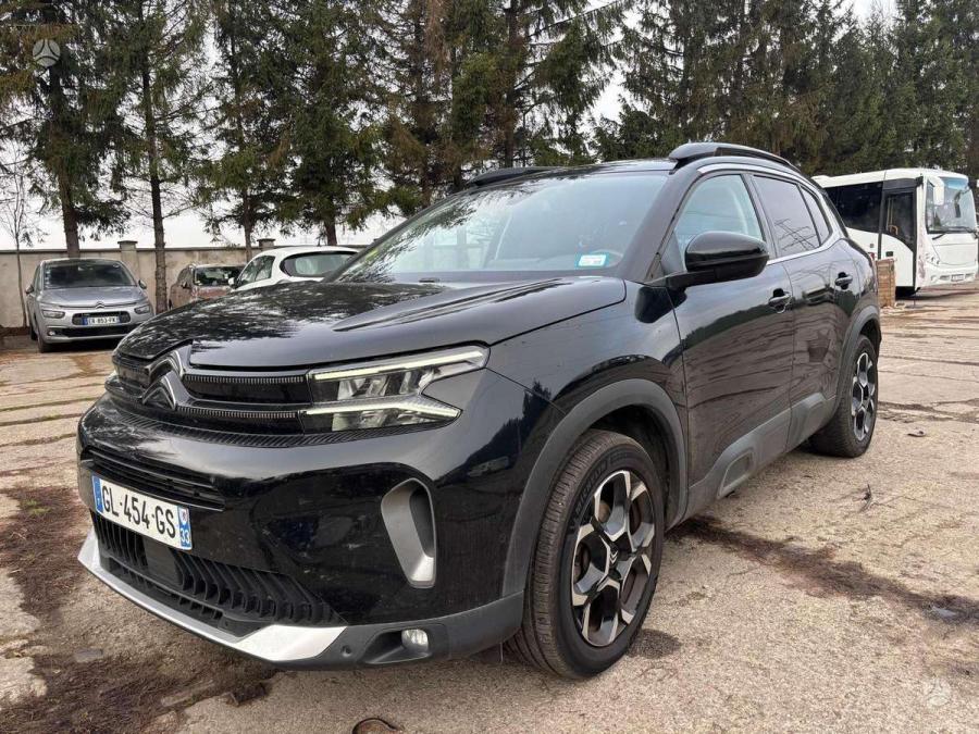 Black Citroen C5 2023 in Kaunas, with an engine capacity of 1.50 L and mileage of 175 thousand km for 17001 €, photo 2 on AUTOMOTO.COM.LV