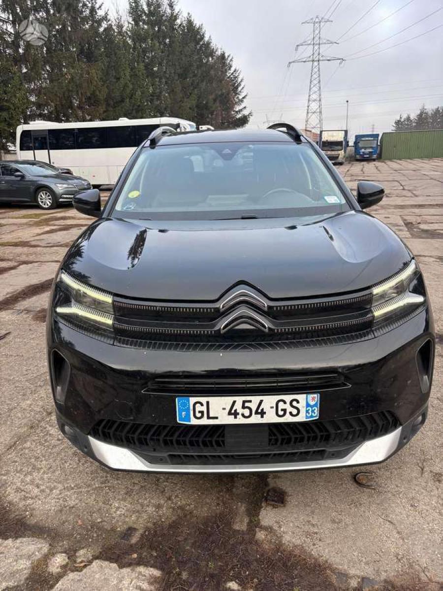 Black Citroen C5 2023 in Kaunas, with an engine capacity of 1.50 L and mileage of 175 thousand km for 17001 €, photo 3 on AUTOMOTO.COM.LV