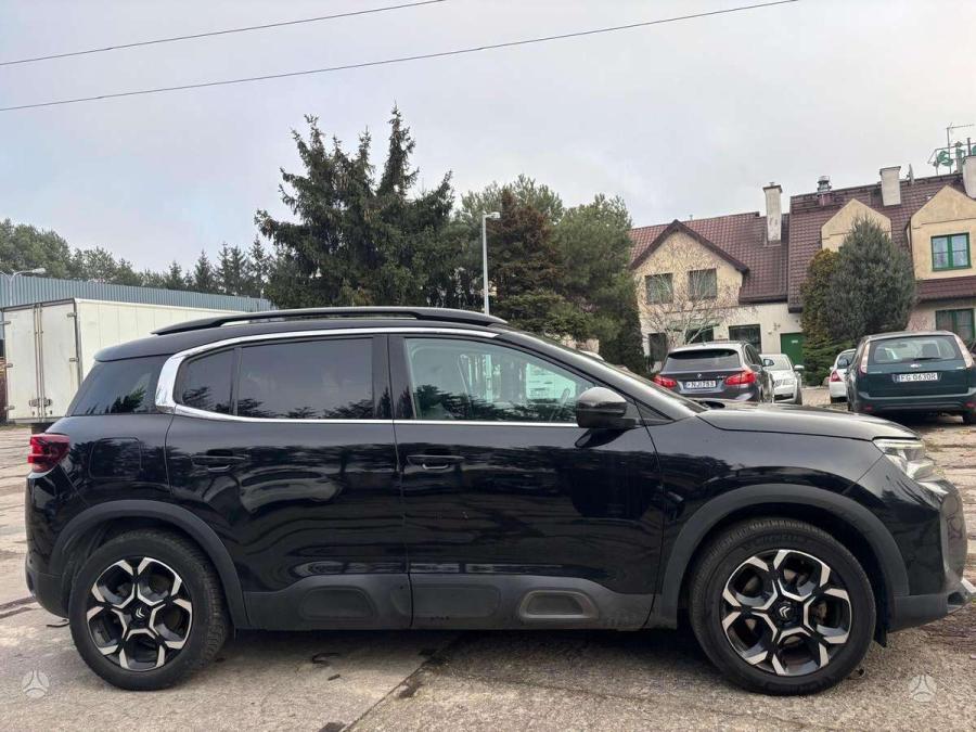 Black Citroen C5 2023 in Kaunas, with an engine capacity of 1.50 L and mileage of 175 thousand km for 17001 €, photo 5 on AUTOMOTO.COM.LV