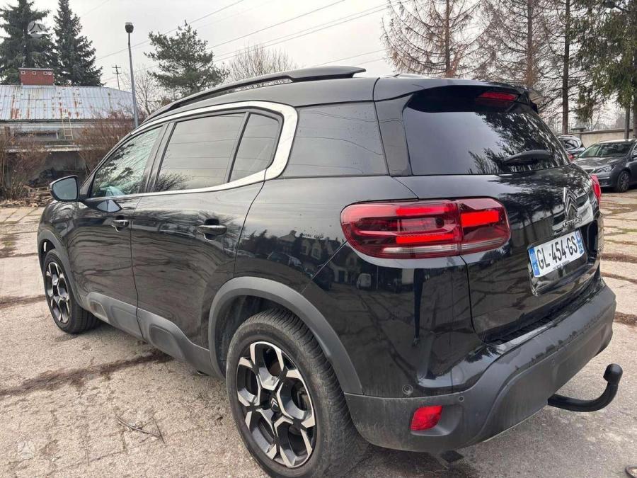 Black Citroen C5 2023 in Kaunas, with an engine capacity of 1.50 L and mileage of 175 thousand km for 17001 €, photo 7 on AUTOMOTO.COM.LV