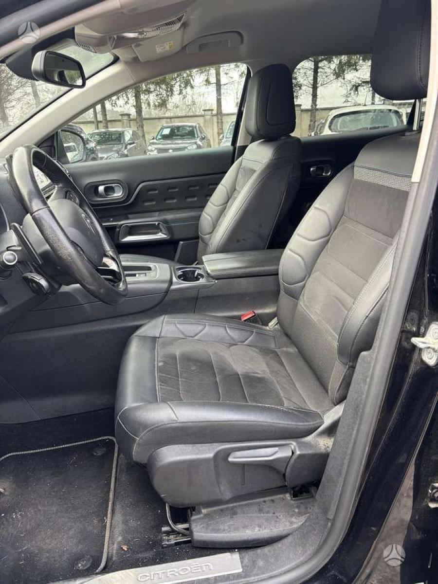 Black Citroen C5 2023 in Kaunas, with an engine capacity of 1.50 L and mileage of 175 thousand km for 17001 €, photo 14 on AUTOMOTO.COM.LV