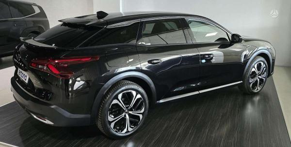 Melns Citroen C5 2025 Šauļi, ar dzinēja tilpumu 1.20 L un nobraukumu 44 tūkst. km par 19900 €, foto 4 vietnē AUTOMOTO.COM.LV