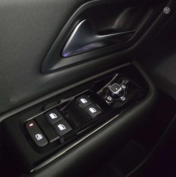 Melns Citroen C5 2025 Šauļi, ar dzinēja tilpumu 1.20 L un nobraukumu 44 tūkst. km par 19900 €, foto 11 vietnē AUTOMOTO.COM.LV
