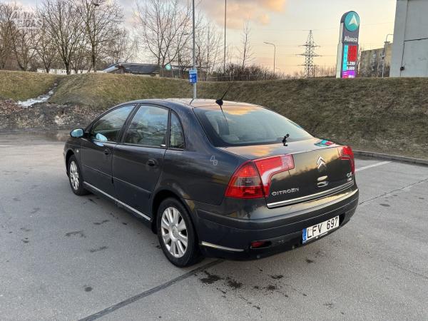 Melns Citroen C5 2006 Viļņa, ar dzinēja tilpumu 2.00 L un nobraukumu 255 tūkst. km par 650 €, foto 3 vietnē AUTOMOTO.COM.LV