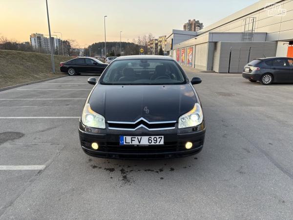 Melns Citroen C5 2006 Viļņa, ar dzinēja tilpumu 2.00 L un nobraukumu 255 tūkst. km par 650 €, foto 8 vietnē AUTOMOTO.COM.LV