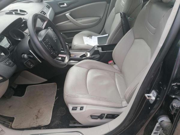 Melns Citroen C5 2010 Tauragė, ar dzinēja tilpumu 1.60 L un nobraukumu 398 tūkst. km par 1250 €, foto 6 vietnē AUTOMOTO.COM.LV