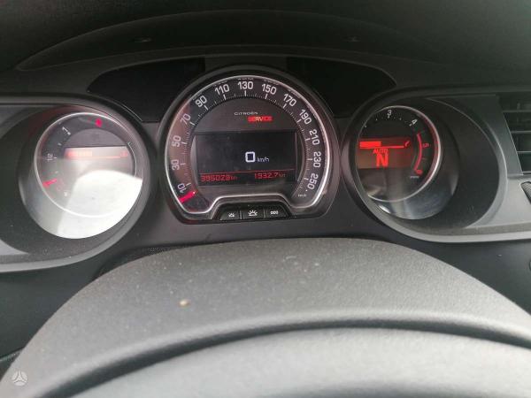 Melns Citroen C5 2010 Tauragė, ar dzinēja tilpumu 1.60 L un nobraukumu 398 tūkst. km par 1250 €, foto 8 vietnē AUTOMOTO.COM.LV