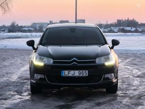 Black Citroen C5 2011 in Kursenai, with an engine capacity of 2.00 L and mileage of 357 thousand km for 2250 €, photo 2 on AUTOMOTO.COM.LV