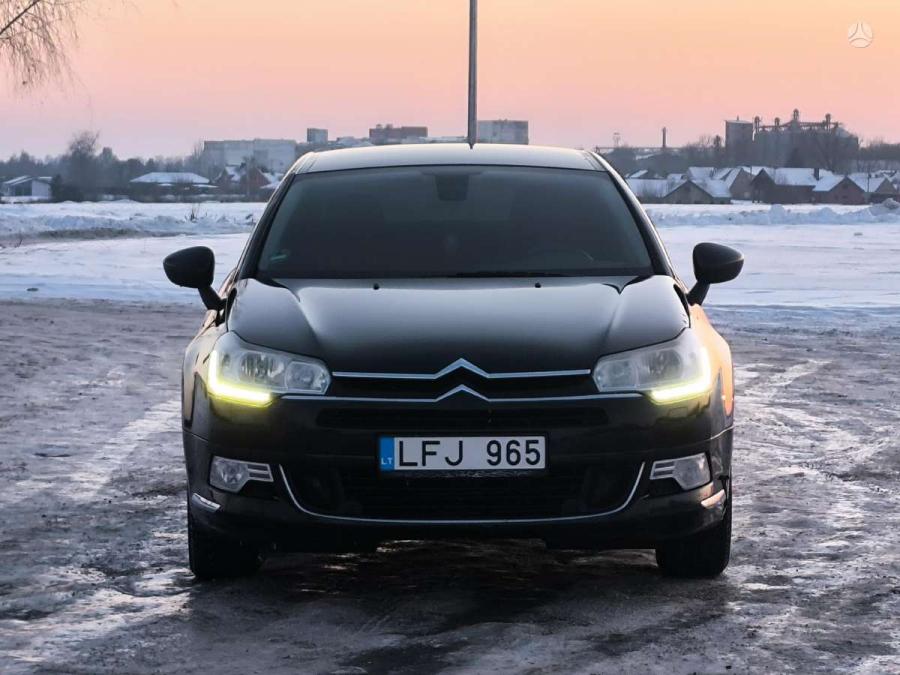 Black Citroen C5 2011 in Kursenai, with an engine capacity of 2.00 L and mileage of 357 thousand km for 2250 €, photo 2 on AUTOMOTO.COM.LV