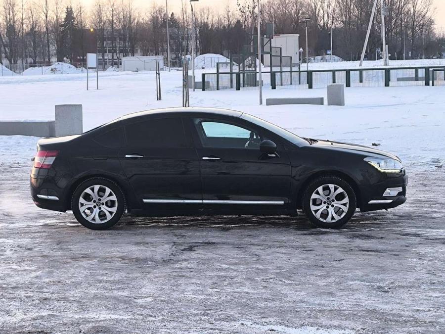 Black Citroen C5 2011 in Kursenai, with an engine capacity of 2.00 L and mileage of 357 thousand km for 2250 €, photo 4 on AUTOMOTO.COM.LV