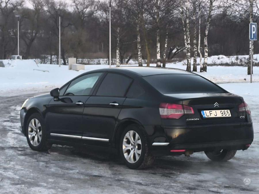 Black Citroen C5 2011 in Kursenai, with an engine capacity of 2.00 L and mileage of 357 thousand km for 2250 €, photo 8 on AUTOMOTO.COM.LV