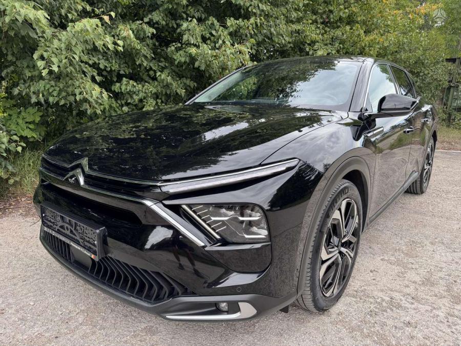 Melns Citroen C5 2022 Šauļi, ar dzinēja tilpumu 2.60 L un nobraukumu 260 tūkst. km par 10650 €, foto 1 vietnē AUTOMOTO.COM.LV