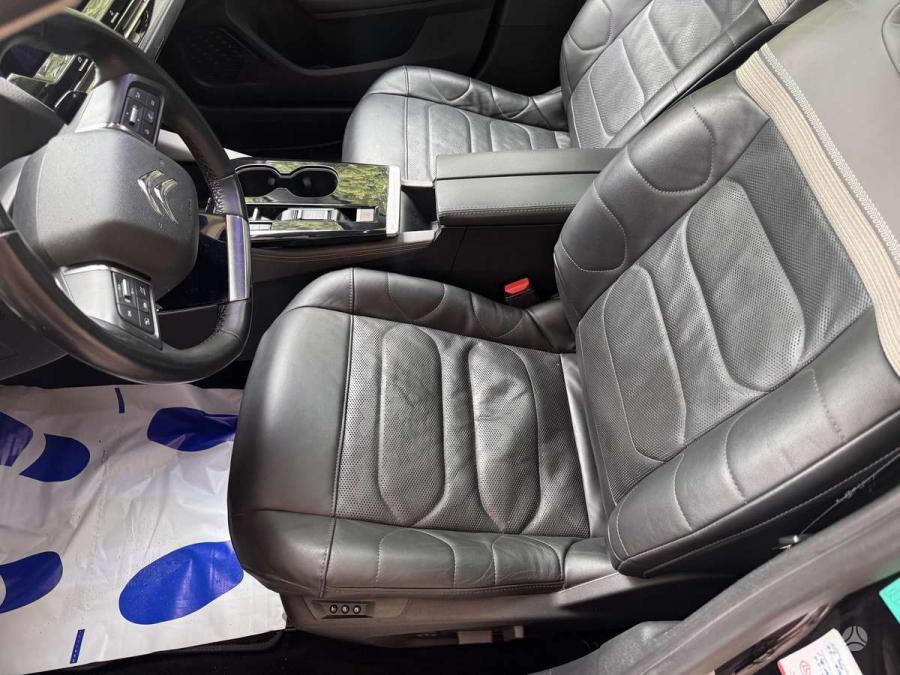 Melns Citroen C5 2022 Šauļi, ar dzinēja tilpumu 2.60 L un nobraukumu 260 tūkst. km par 10650 €, foto 15 vietnē AUTOMOTO.COM.LV